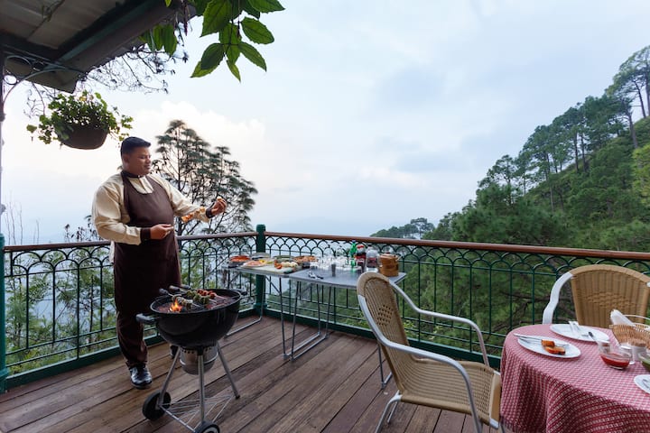 Jabli Holiday Rentals & Homes - Himachal Pradesh, India | Airbnb