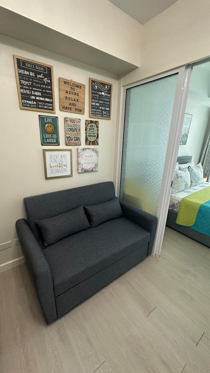 Promo 1br Azure Pool View, Netflix, Cable Wi-fi - Parañaque