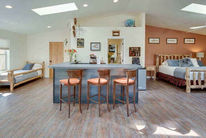 Nw Bend, North Suite, King + 2 Twins. Private! - Bend, OR