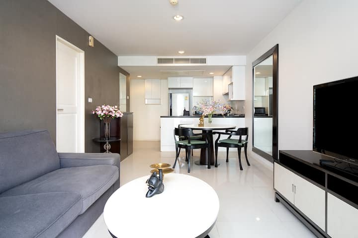 Airy 1br With Tub 5mins Walk To Bts Prompong/park. - Yan Nawa