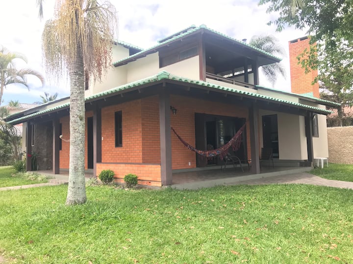Bela Casa Em Torres - Paz, Beleza, Linda Paisagem - Torres