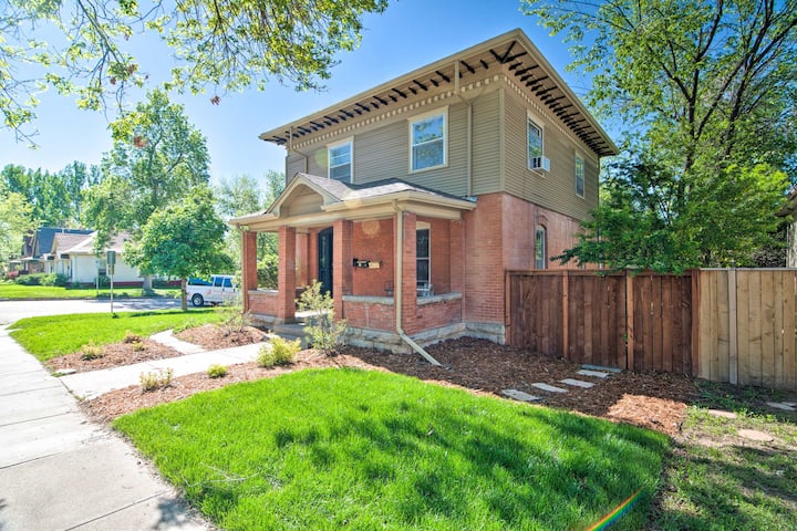 An Aspen Apartment In Old Town - Wellington, CO