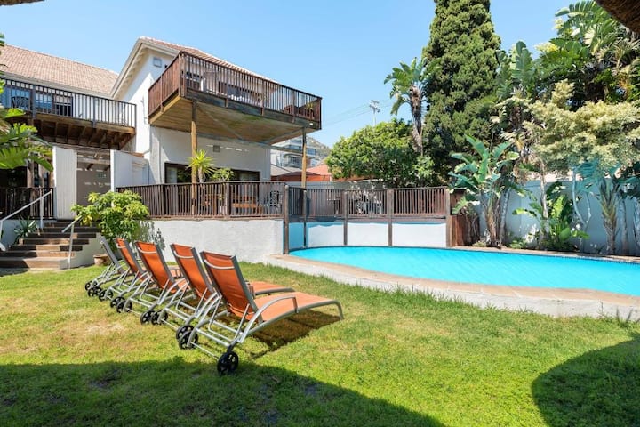 Planet Africa Lifestyle Complex - Cape Town