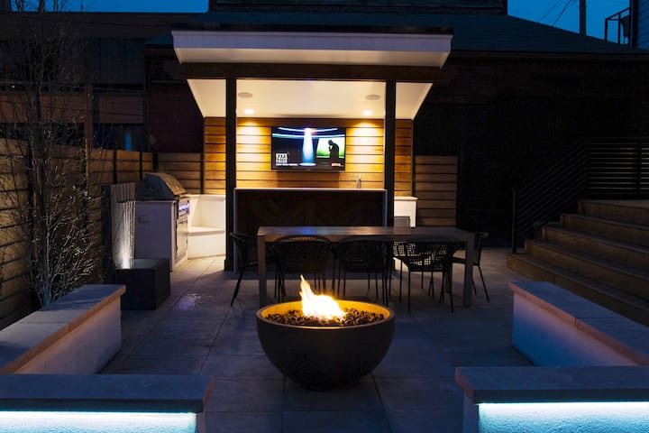 Premium Escape| Firepit, City Views & 2 Rooftops - Pittsburgh