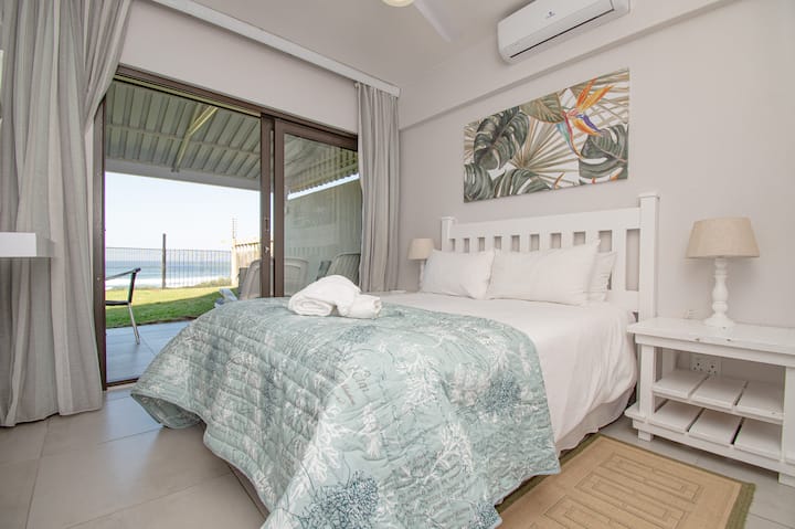 3 Bronze Beach Umhlanga Rocks Beach Level - Umhlanga
