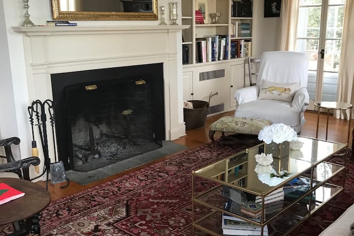 Entire Berkshires 1830s Home Filled With Antiques - Peoples State Forest, Barkhamsted