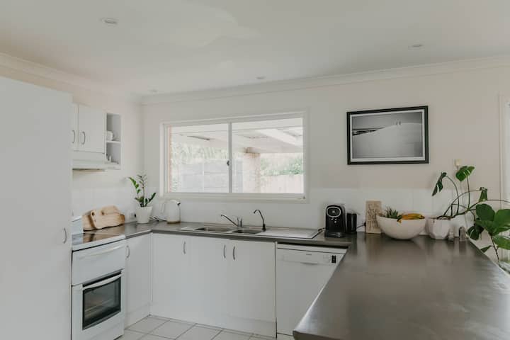 Room In Suffolk Park Beach House - Byron Bay