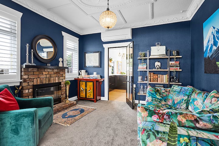 Character Georgian Style Home, Lovingly Restored. - Inglewood