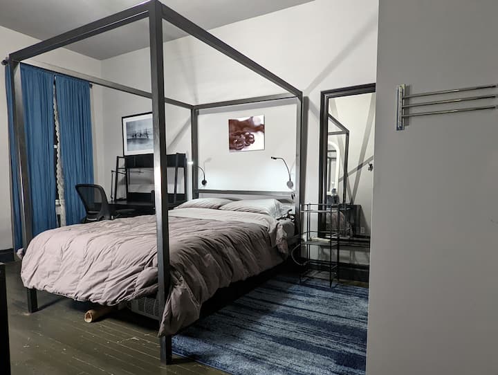 Big Room In Townhouse Close To 5 Medical Centers - New York City