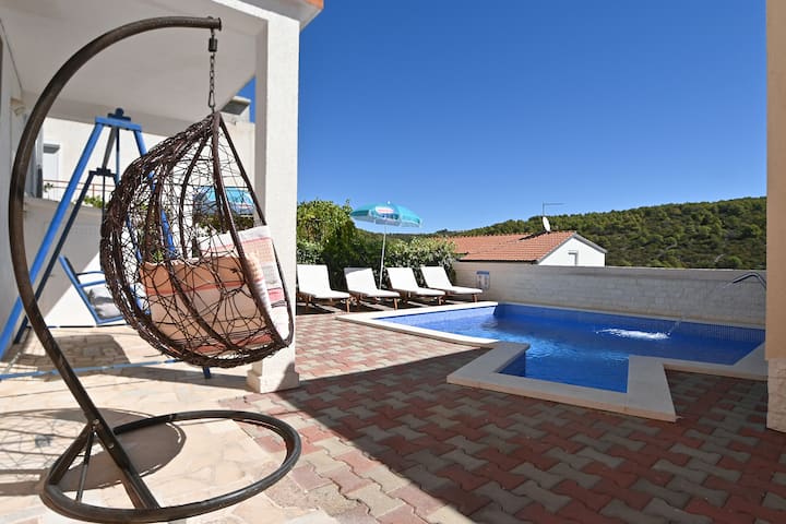 Luna 3  Sea View 3br/2ba With Pool - Arbanija