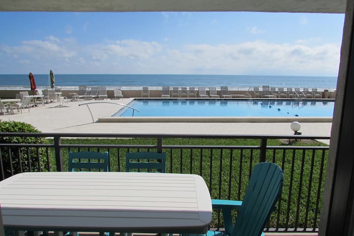 Oceanfront, 1st-level Condo With A Pool - Ponce Inlet, FL
