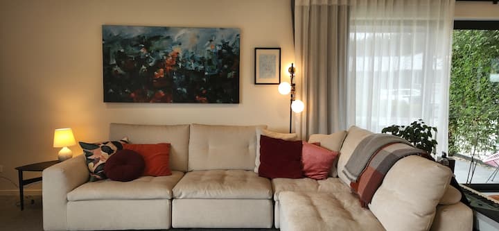 Modern 3bd Art Filled Home - 皇后鎮