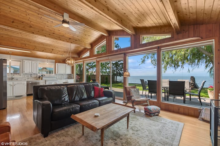 Waterfront Cabin On Flathead Lake In Bigfork, Mt - Bigfork, MT