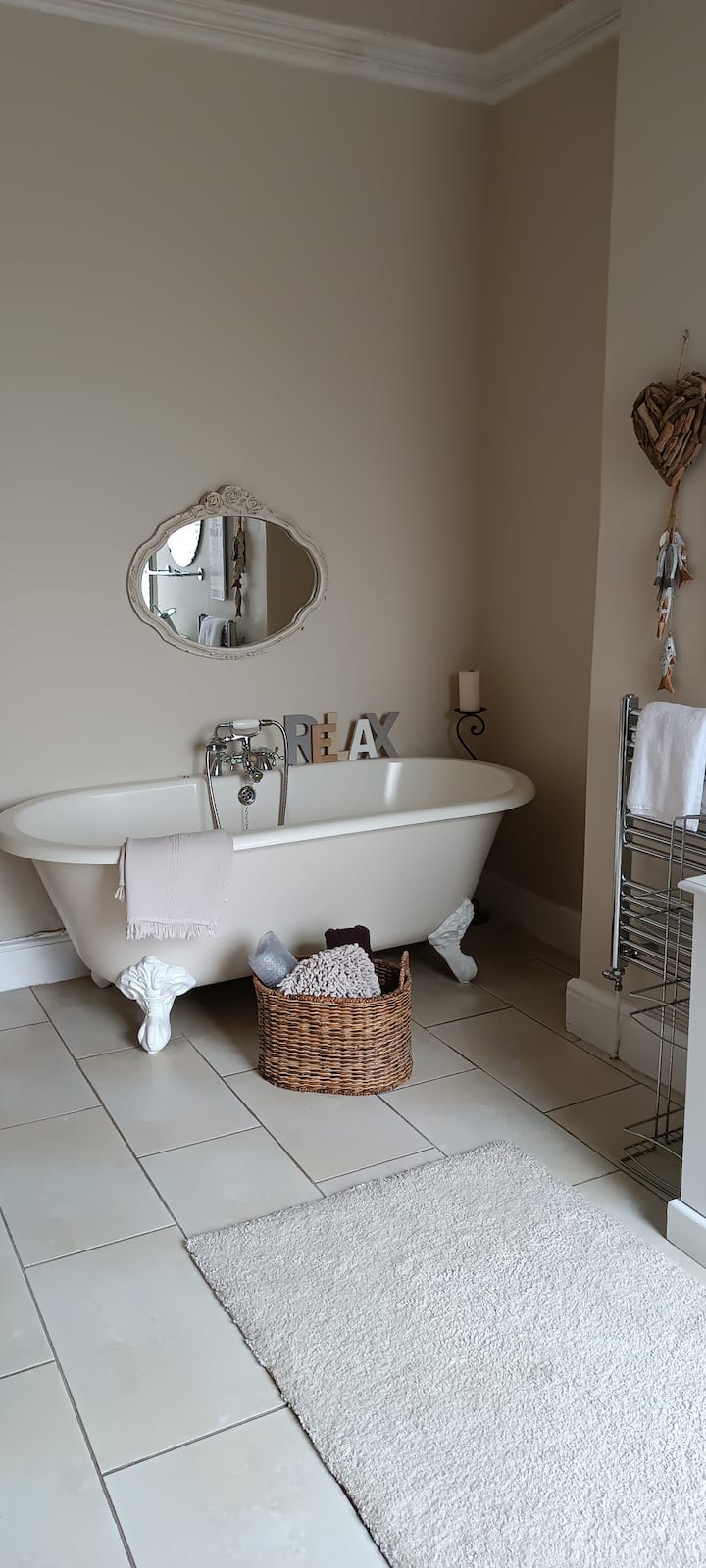 Extremely Spacious Beautiful Victorian Terrace - North Wales