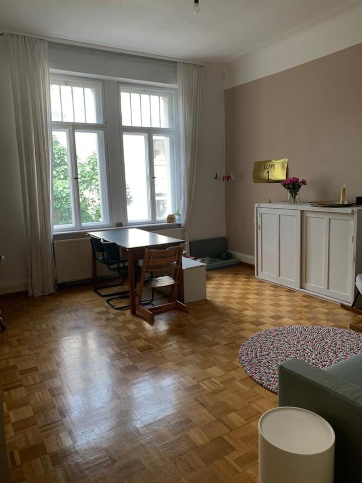 Schöne Altbauwohnung Im Beliebten Heusteigviertel - Stuttgart
