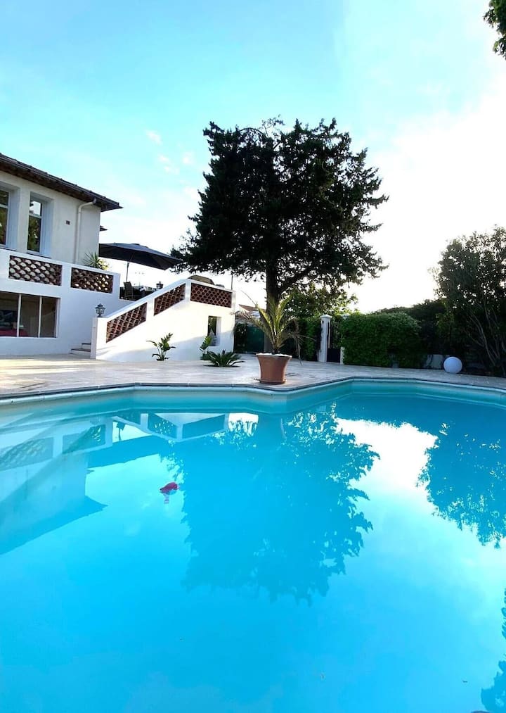Mas 19e Avec Piscine Spa Jardin Proche De Cannes - Cannes