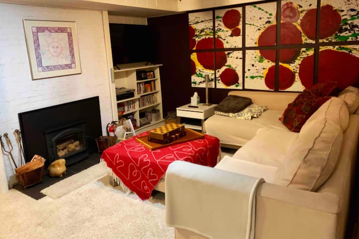 Hot Tub, Fireplace & More - Close To Ferry & Shops - 納奈莫