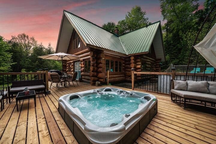 Muskoka♥log♥cottage♥forest♥pool♥arrowhead♥hot-tub - Huntsville