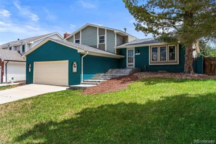 5 Bedroom 3 Bathroom House - Lakewood, CO