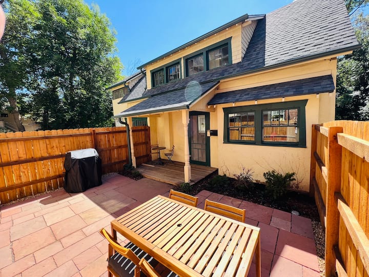 Downtown Boulder Carriage House - Private Parking - Boulder, CO
