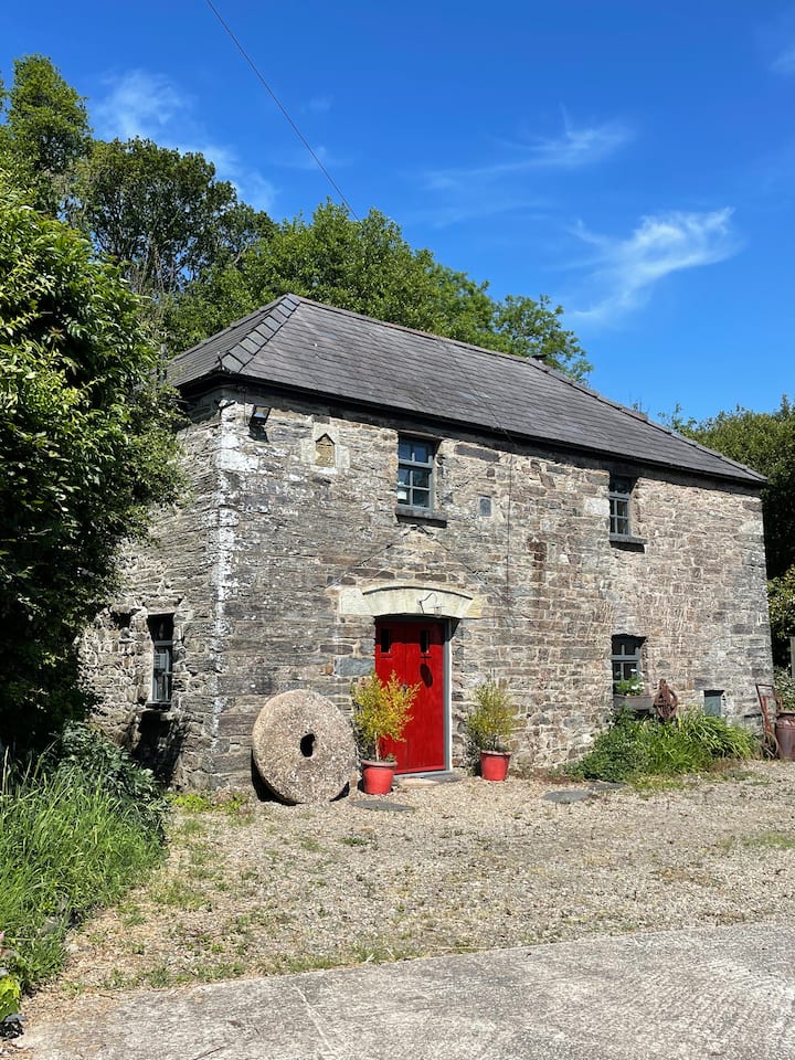 Stylish Romantic Mill By The Sea In West Wales - Llangrannog