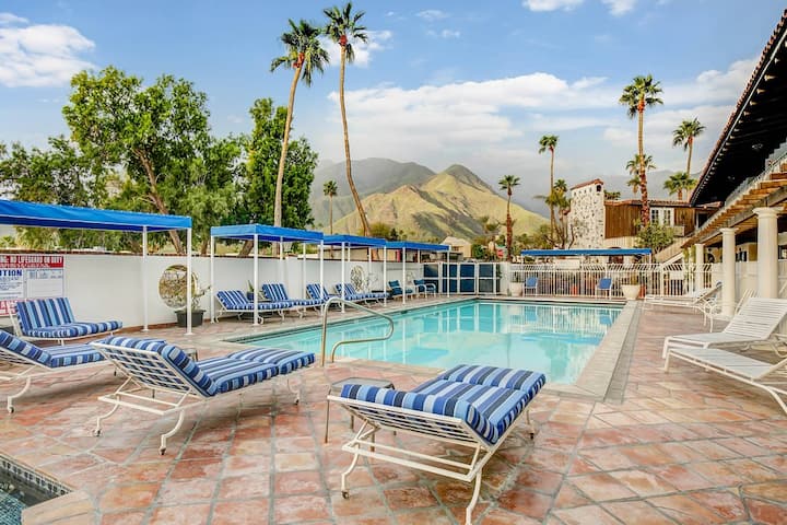 56 - Queen Suite (1bedroom, 2 Bath, Kitchen) - Palm Springs, CA
