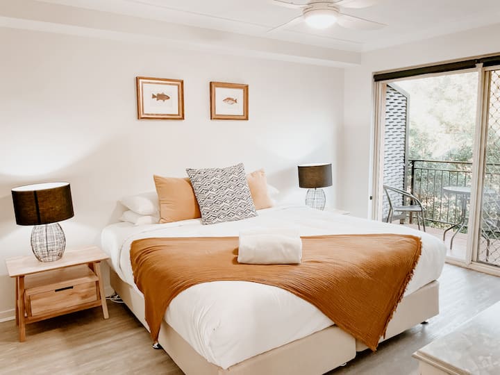 Sea Breeze Balcony Apartment - Byron Bay