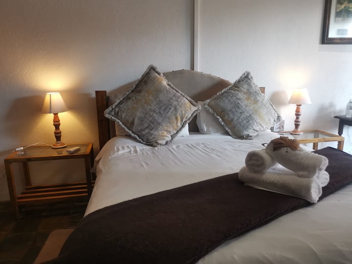 Autumn Breeze Manor Guesthouse - The Mist 16 - Graskop
