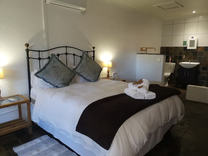 Autumn Breeze Manor Guesthouse -The Rains 17 - Graskop