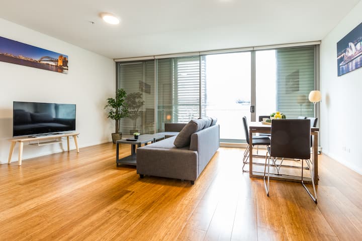 Sleek Chinatown Pad In The Heart Of The Cbd - Sydney central station