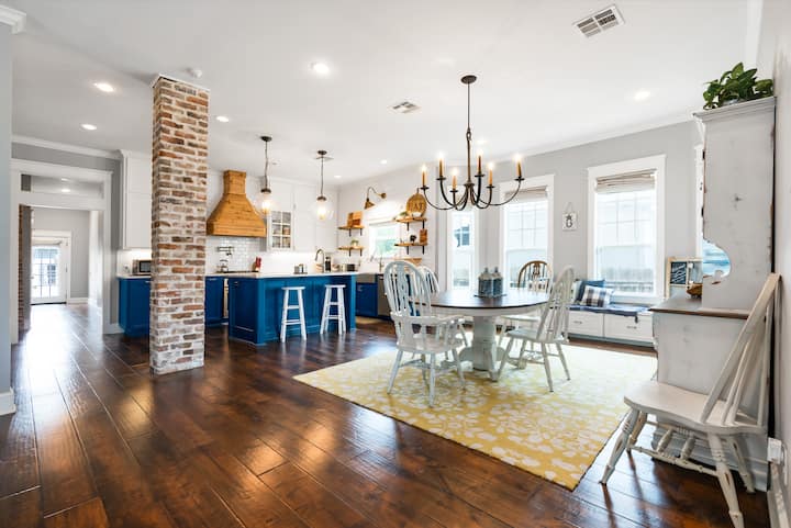 Three Little Pigs House As Seen On Fixer Upper! - Waco, TX