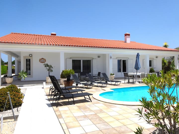 Maison Impeccable, Avec 4 Chambres E Piscine - Aljezur