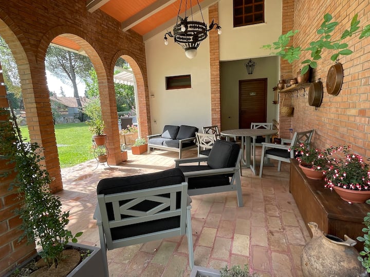 Camera Con Soppalco In Villa Con Piscina Le Balze - Perugia
