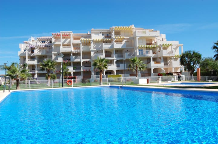 Apar. Lujo Para 5, Planta Baja Salida A Piscina - Dénia