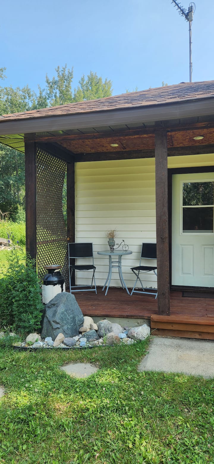Quiet Acreage Cabin Near Wabamun & Genesee - Alberta