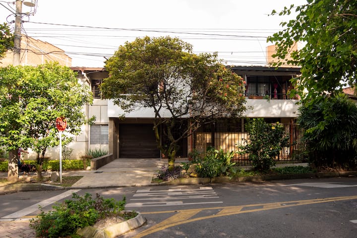 Alameda House Apto Familiar En Medellín - Medellín
