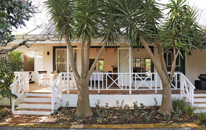 Kumbuk House - A Fabulous Light-filled Home - Franschhoek