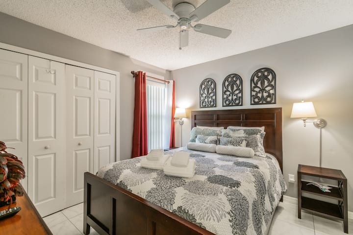 Superhost! Harry Potter Decor, Slps 8, Pool, Dis! - Kissimmee