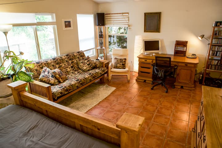 King Bed Studio Desk Fast Wi-fi Views Trails - Albuquerque, NM