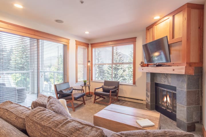 Updated 2bdr, Steps To Blackcomb, Free Parking - Whistler