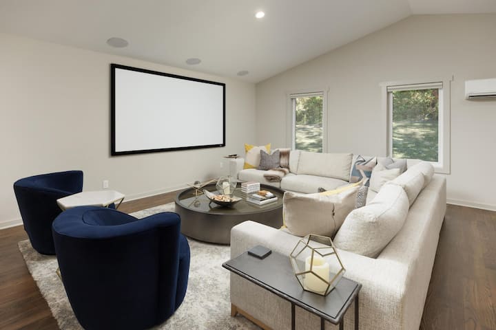 Four King Bedroom Suites Modern Home Near Downtown - Signal Mountain, TN