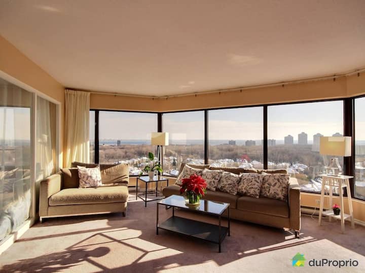 Luxury Condo In Montreal - Brossard