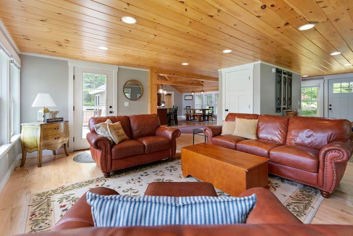 Lakefront House Embden  Pond
Sleeps 6 - Maine