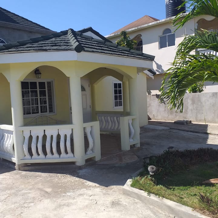Island Time @ Abalone Circle (Unit 4) - 2br/2ba/ac - Montego Bay