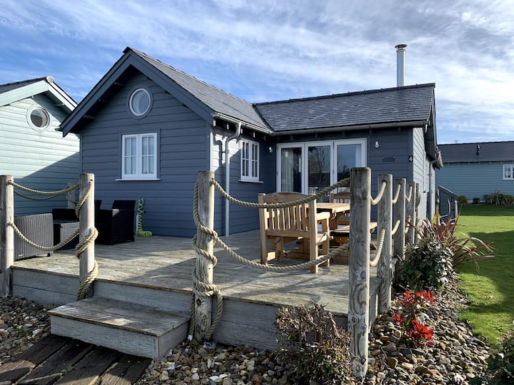 Blue Moon, The Bay - Pool, Gym, Wifi, Dog-friendly - Filey