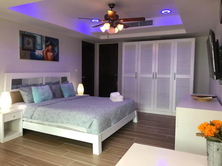 Spacious 2 Bedroom With Nice Pool View - C302 - Kata Beach