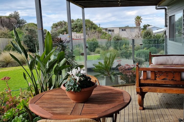 Surf Beach Retreat With Spa - 필립 섬