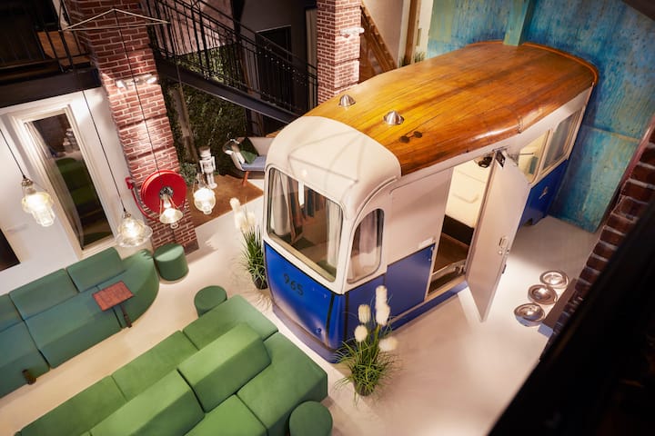 Hotel Not Hotel Amsterdam: Amsterdam Tram Cart - Amsterdam
