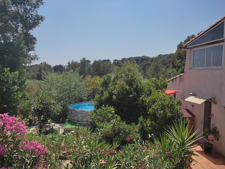 Rez De Villa Avec Jardin Arboré Et Piscine - Ceyreste