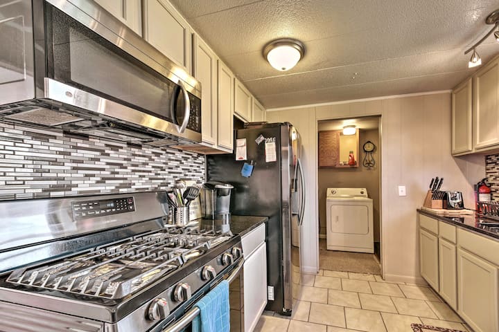 3 Br Hosptality House - Saginaw, MI